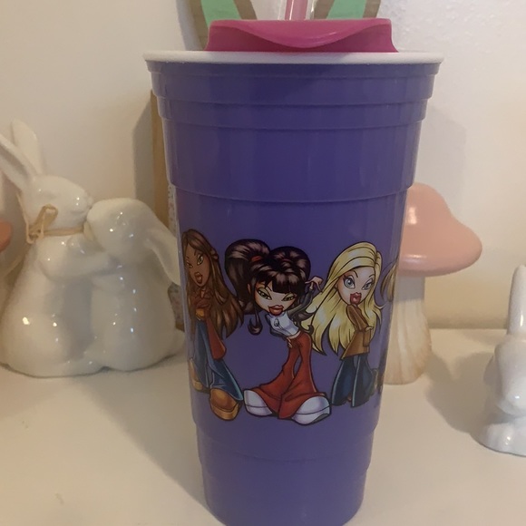 bratz-holiday-bratz-223-32-oz-travel-tumbler-limited-edition-brand